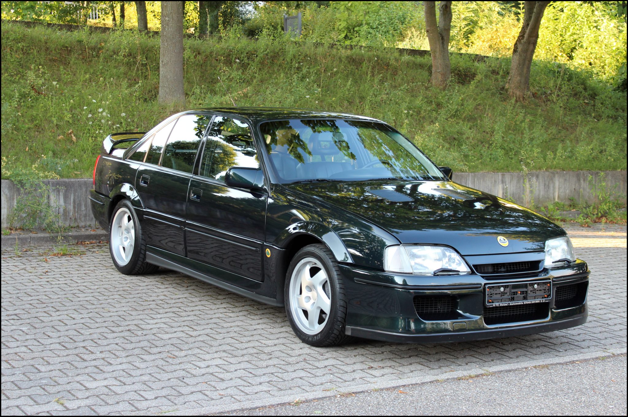 Lotus Omega - historia modelu i jego miejsce w motoryzacji youngtimerów ...